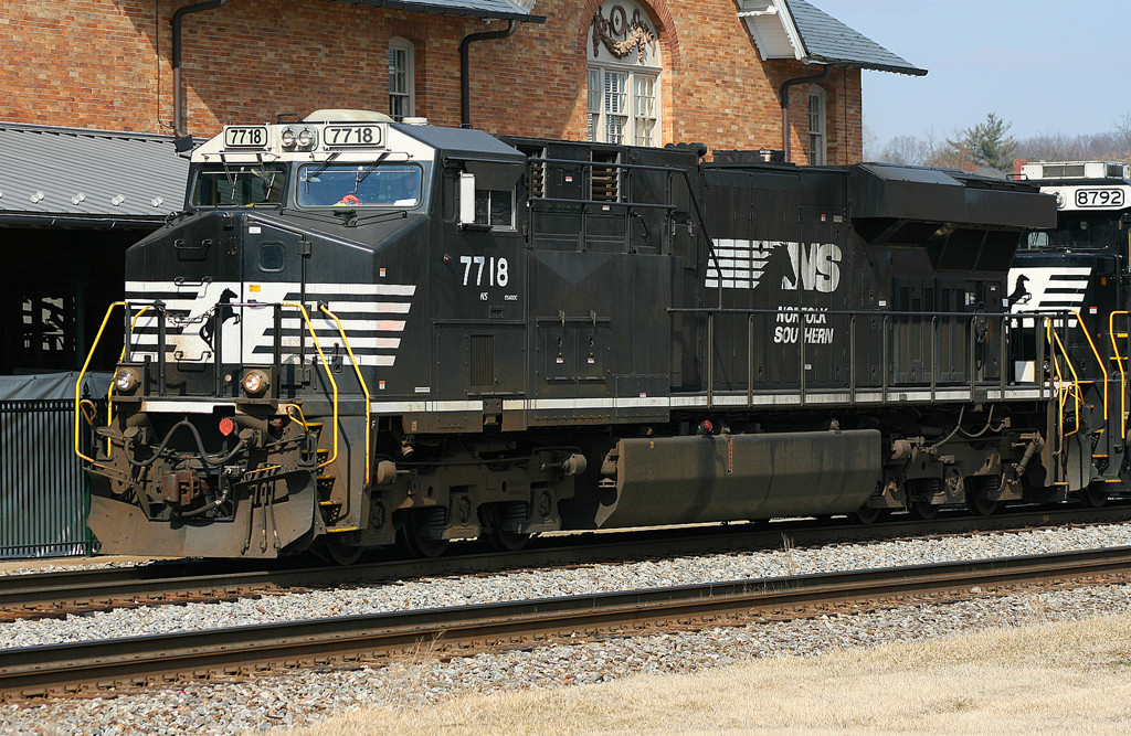 NS 7718
